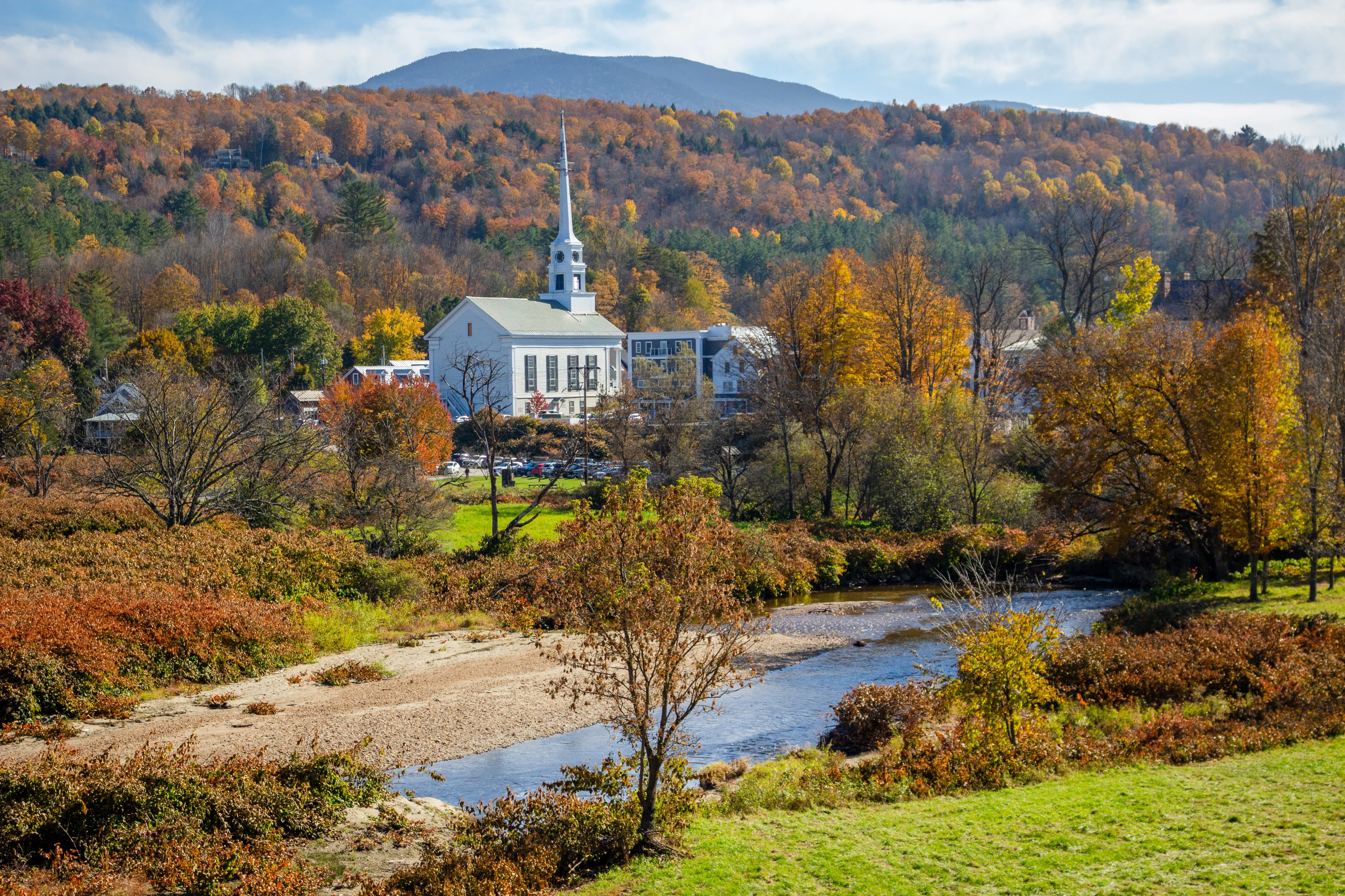 The Best Vermont Fall Foliage: A 2026 Guide - Trip Canvas